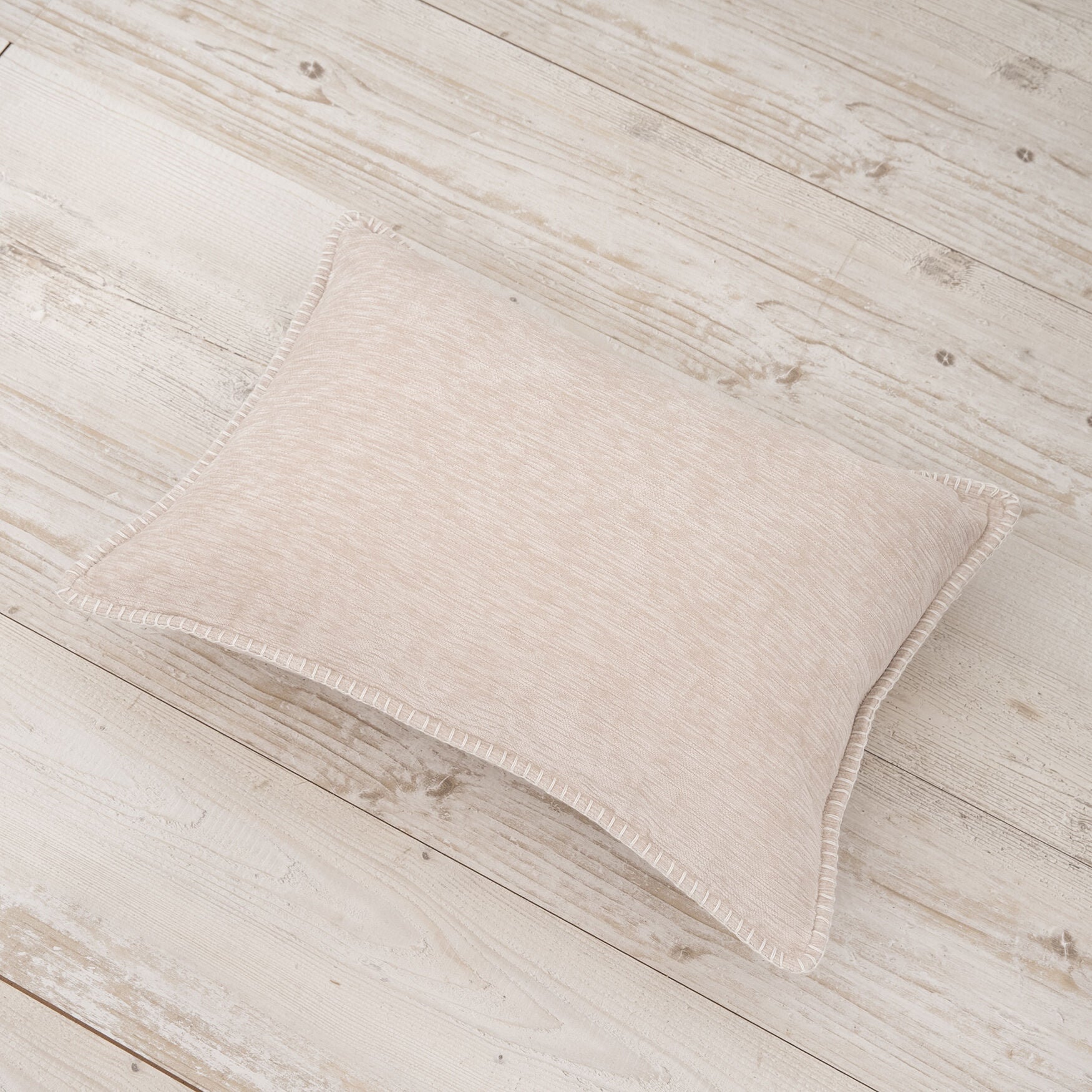 Junoesque Chenille Lumbar Pillow 20x14 Machine Washable, 4435296 ...