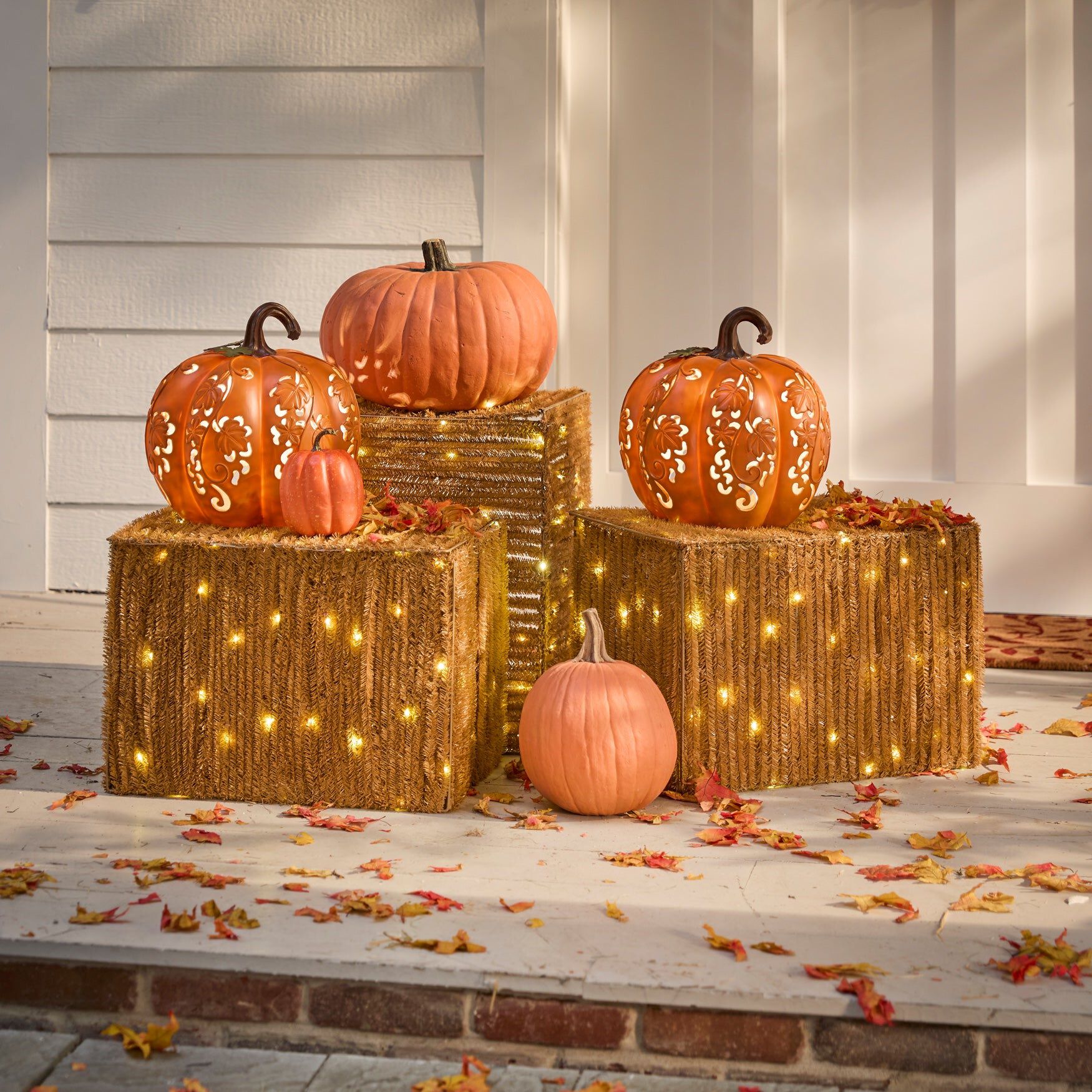 Pre-Lit Hay Bale | Catherines